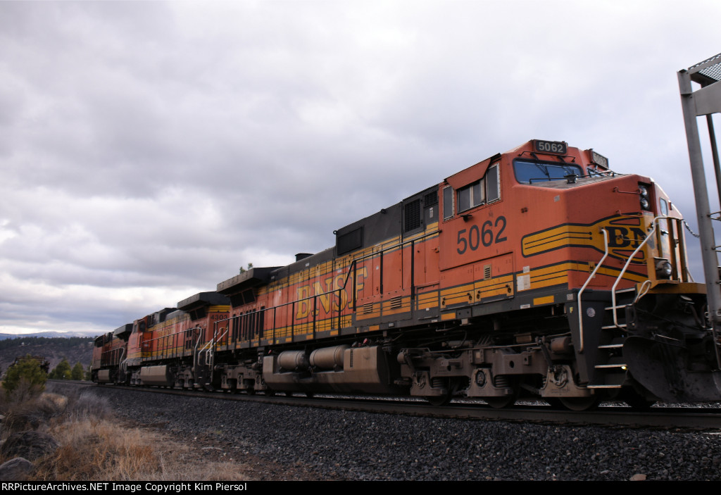 BNSF 5062